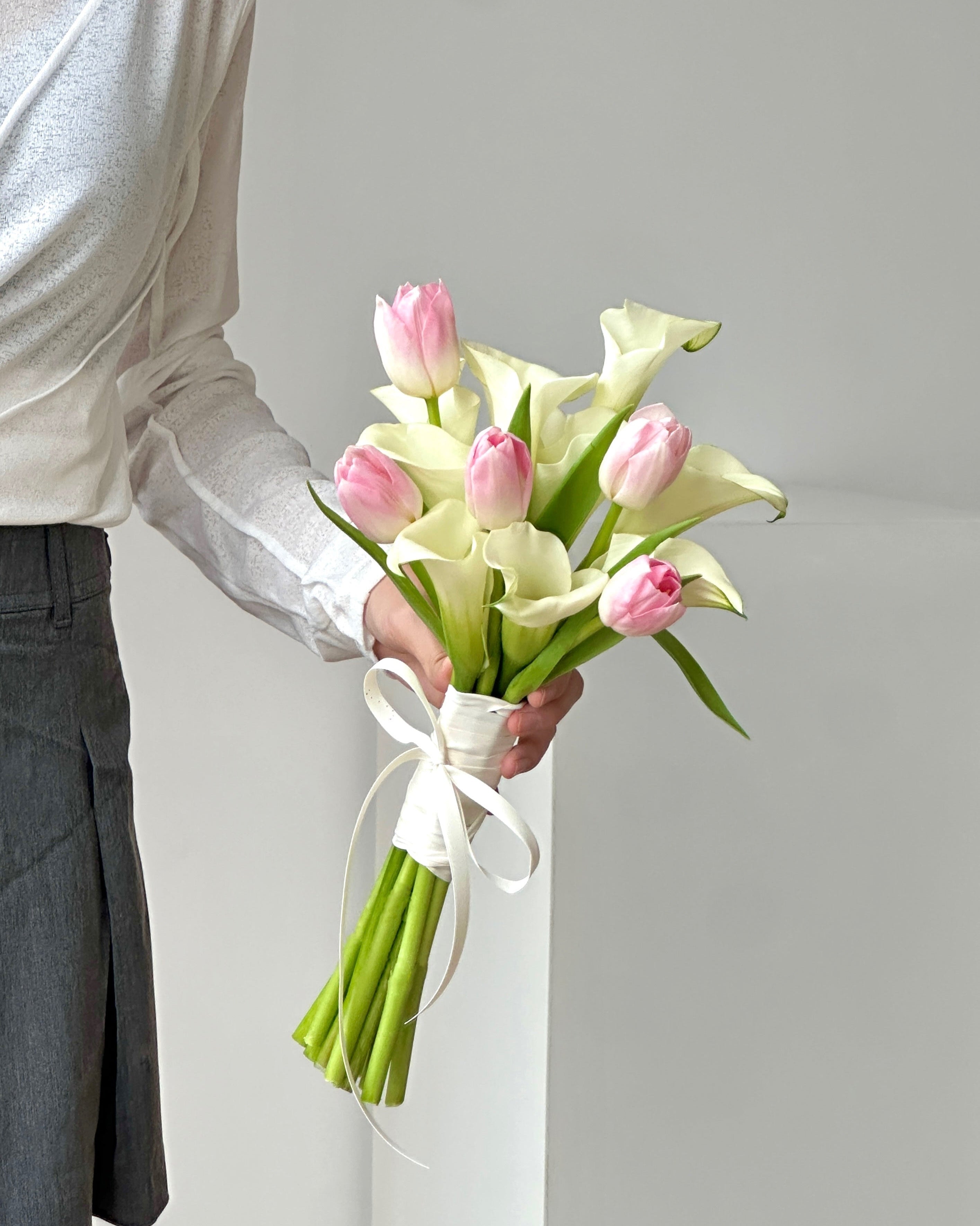 Holland Calla Lily x Tulips – Loved Florist
